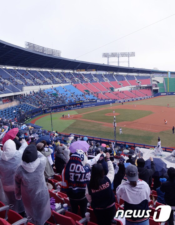 ‘2주간 70경기’ KBO, 2015 시범 경기 일정 발표 - 뉴스1