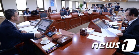 방통위, SKT·CJH M&A 인가심사 위해 심사위원회 구성한다 - 뉴스1