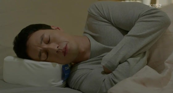 처음에는 참 편안한 팔베개 오래 베면 뉴스1