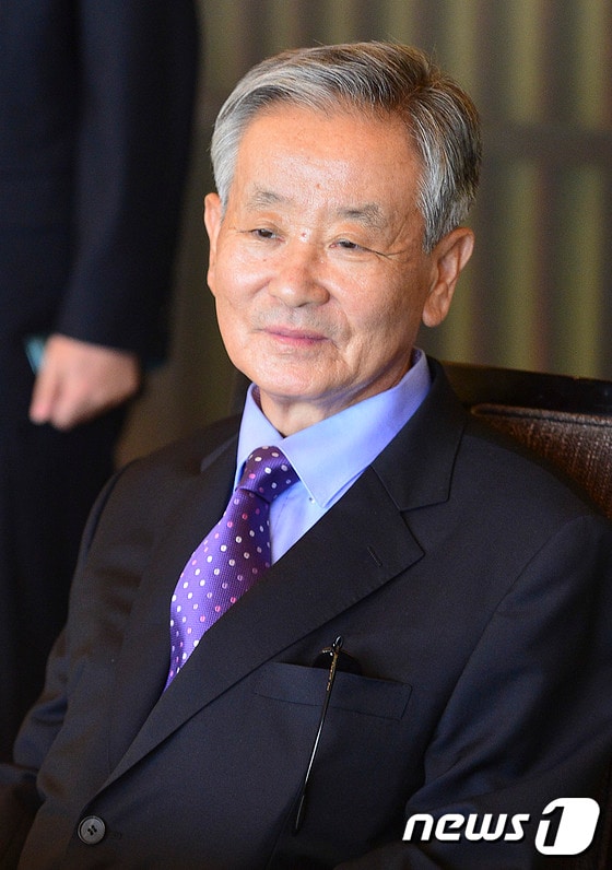 IMF 외환위기 극복의 사령탑 강봉균 전 장관 별세 - 뉴스1