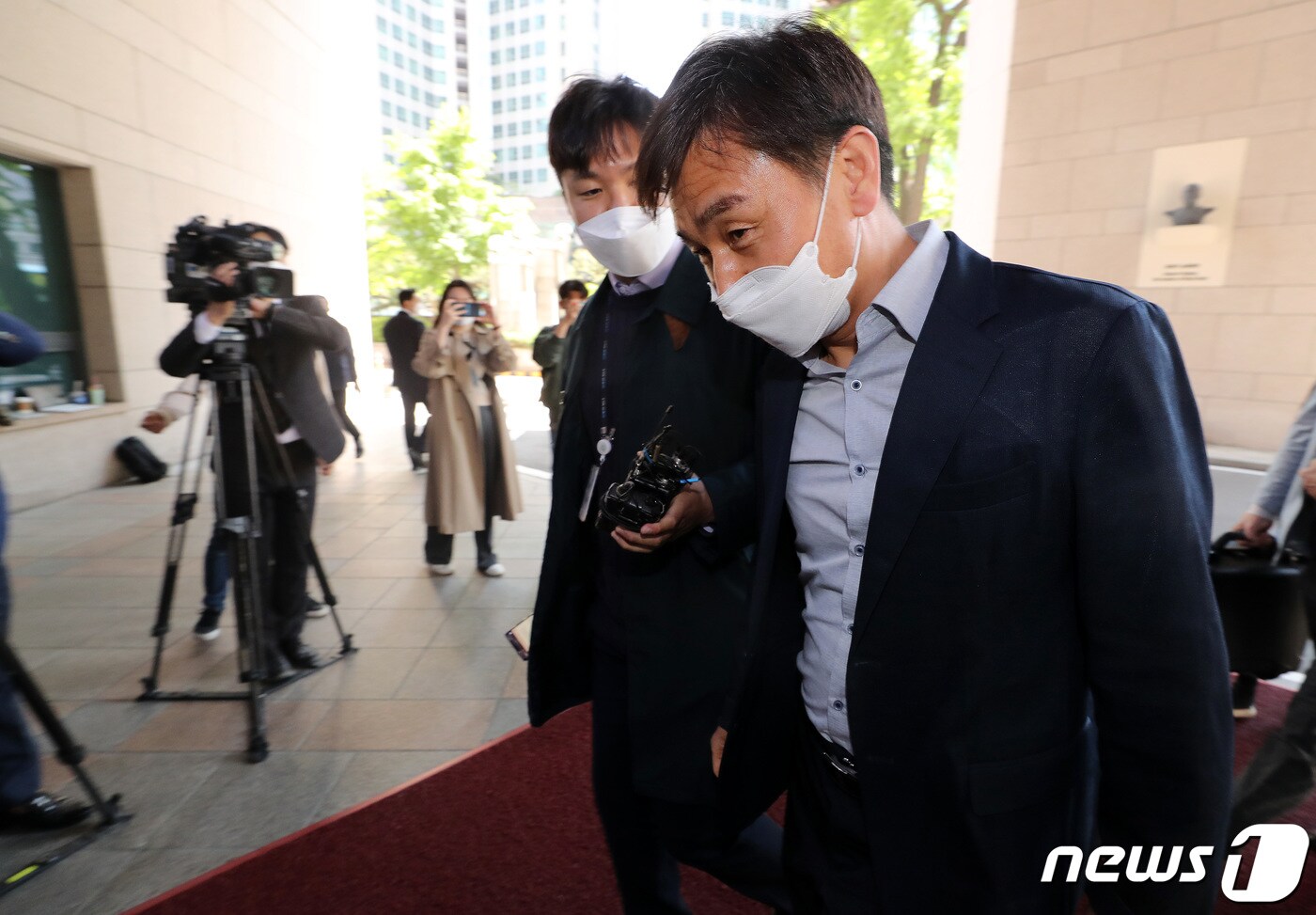 우리은행 614억 횡령 직원 동생 회사 계좌로 회삿돈 빼내 뉴스1