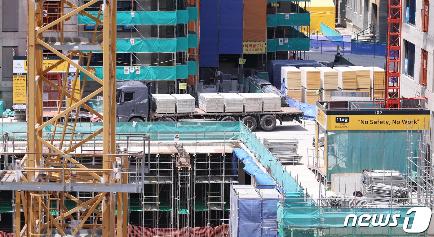 '수익성' 목표는 같았는데…KCC·LX하우시스 엇갈린 성적표 - 뉴스1