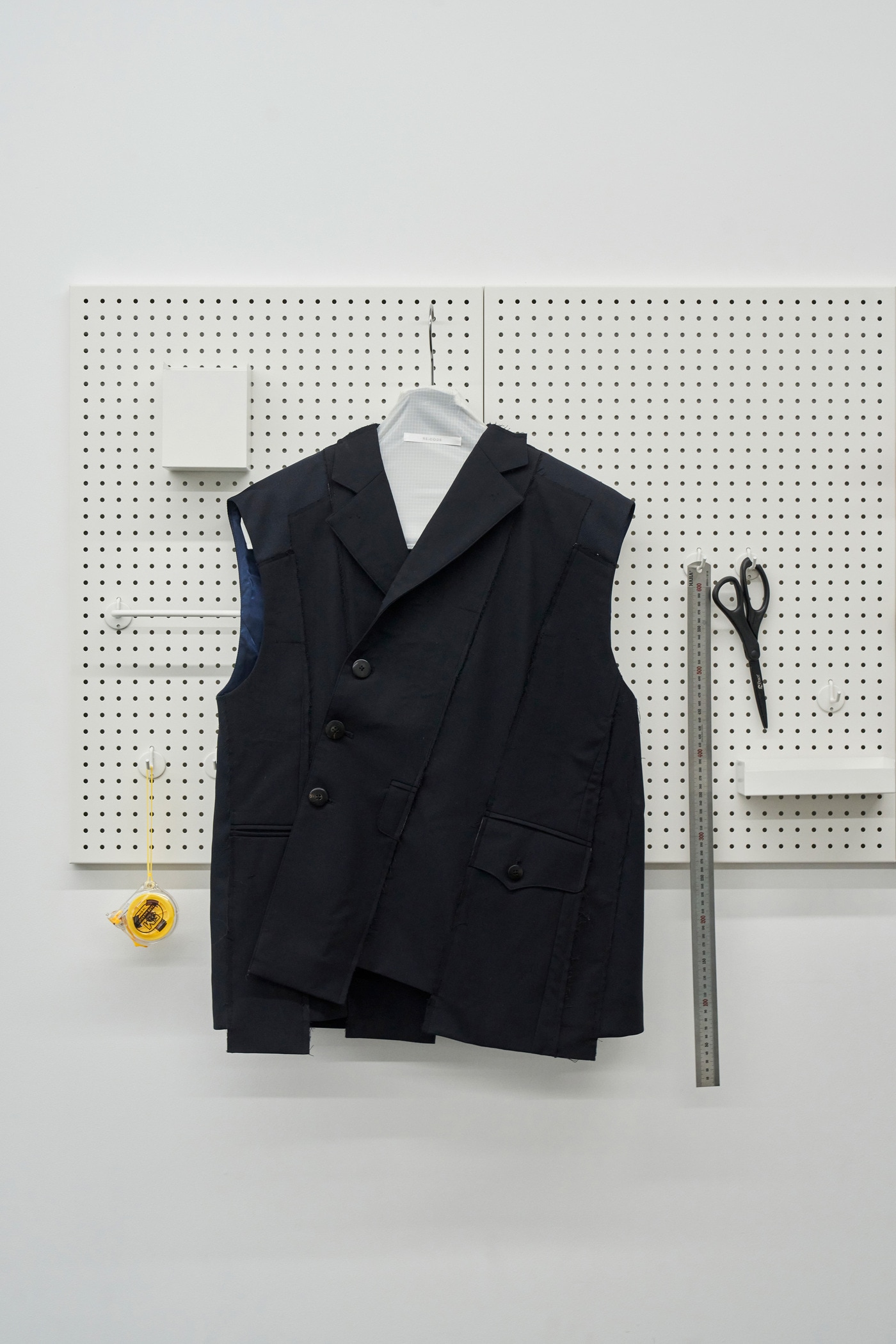 '해양경찰정복이 女베스트로'…래코드, 업사이클링 패션 분야 확장 - 뉴스1