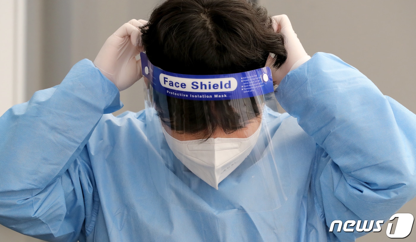 올해 진드기 매개 SFTS 환자 '100명 육박'…의료진 2차 감염 주의 - 뉴스1