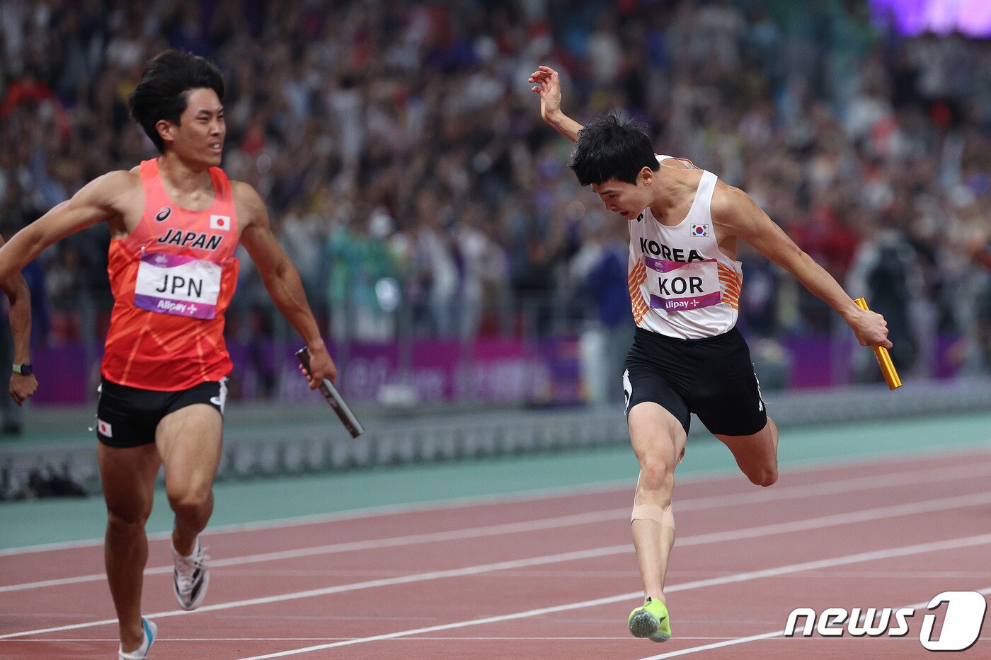 37년 만에 쾌거…육상대표팀, 400m 男 계주서 값진 동메달(종합)[항저우AG] - 뉴스1
