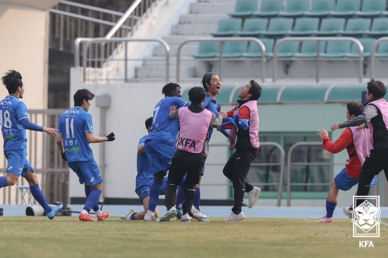 '4부리그' 여주FC‧평창유나이티드, K3팀 꺾고 FA컵 2회전 진출 - 뉴스1