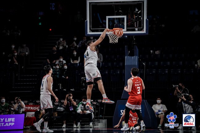 KGC, EASL서 SK에 90-84…동아시아 초대 챔피언 - 뉴스1