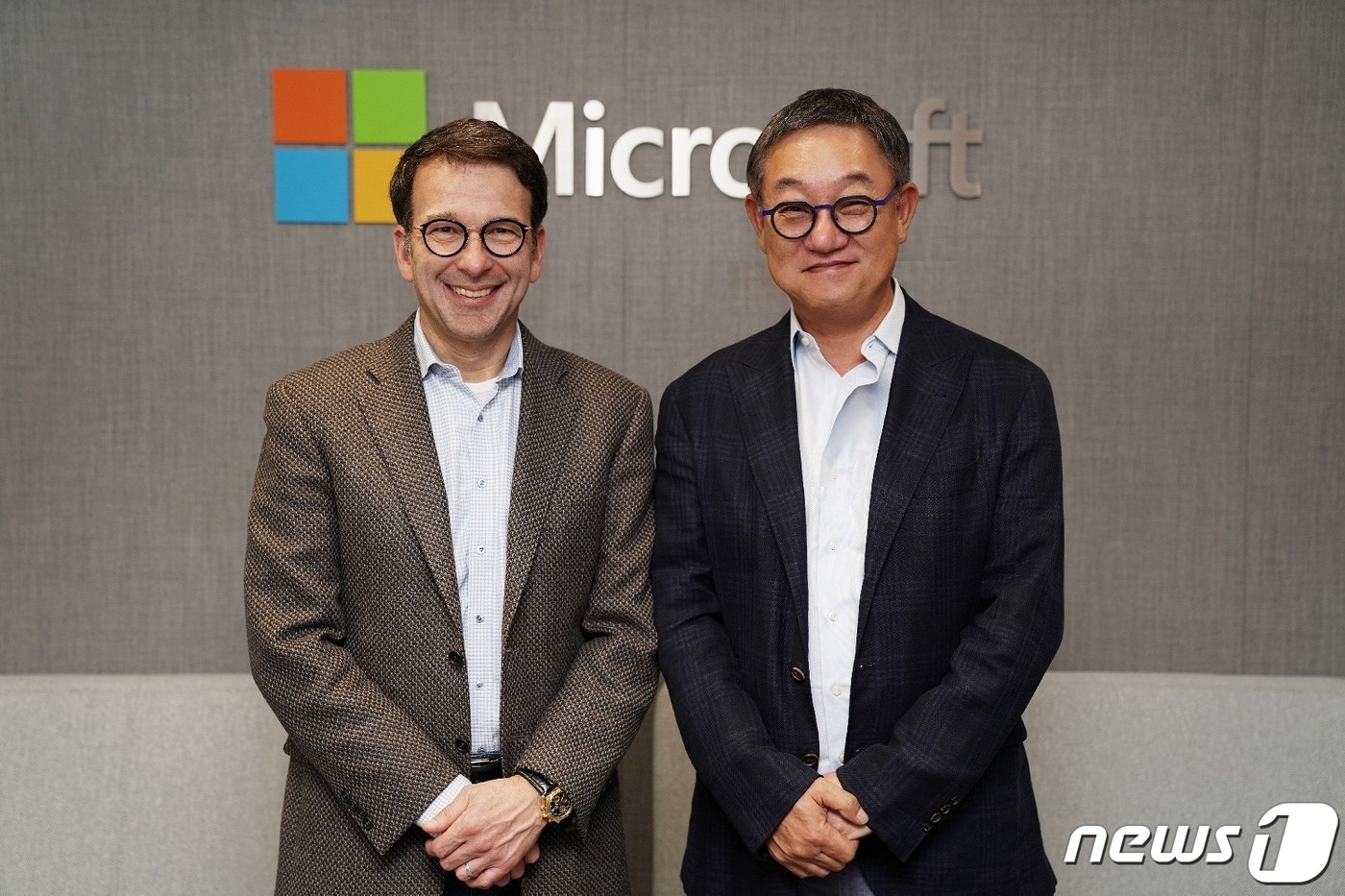 LG CNS, MS와 함께 챗GPT 기반 AI 서비스 만든다 - 뉴스1