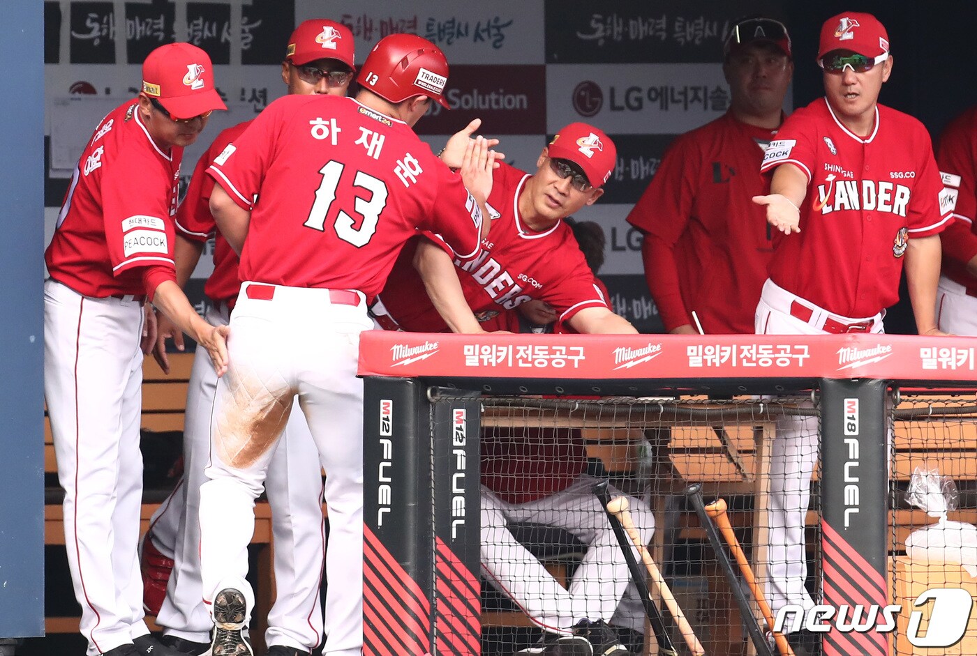 SSG 막판 상승세에 3위 경쟁 점입가경… KIA·롯데는 힘겨워진 가을야구[프로야구인사이트] - 뉴스1