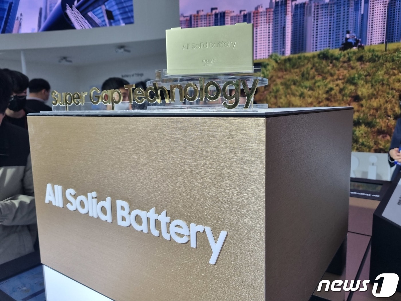 삼성SDI 46파이·전고체 시제품 생산 돌입…고객 더 잡는다(종합) - 뉴스1