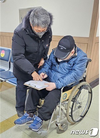 "1인가구 버팀목" 서울시 '병원 안심동행' 2년만에 누적 이용 3만건 - 뉴스1