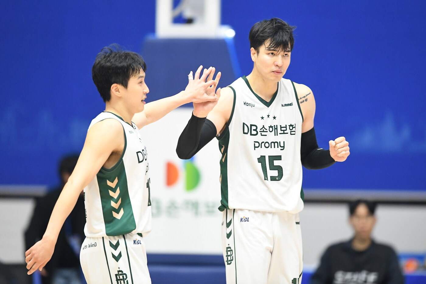 DB-KT, KBL 컵대회 결승 진출…13일 우승 다툼(종합) - 뉴스1