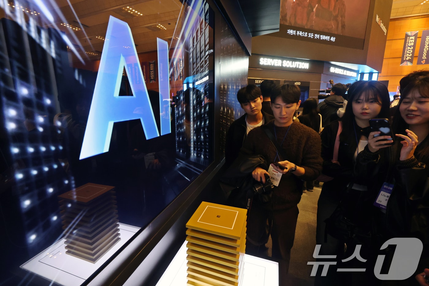 HBM뿐 아니다…SK하이닉스 3Q 사상 최대 실적 '효자템'은 - 뉴스1