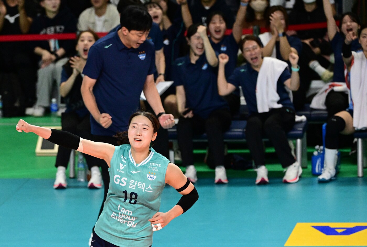 GS칼텍스, 페퍼에 3-0 완승…3전 전승으로 KOVO컵 4강 진출 - 뉴스1