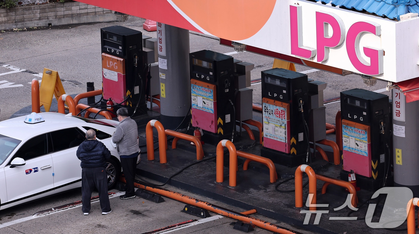 E1·SK가스, 공급가 일부 인상…프로판 '동결' 부탄 16.25원 인상 - 뉴스1