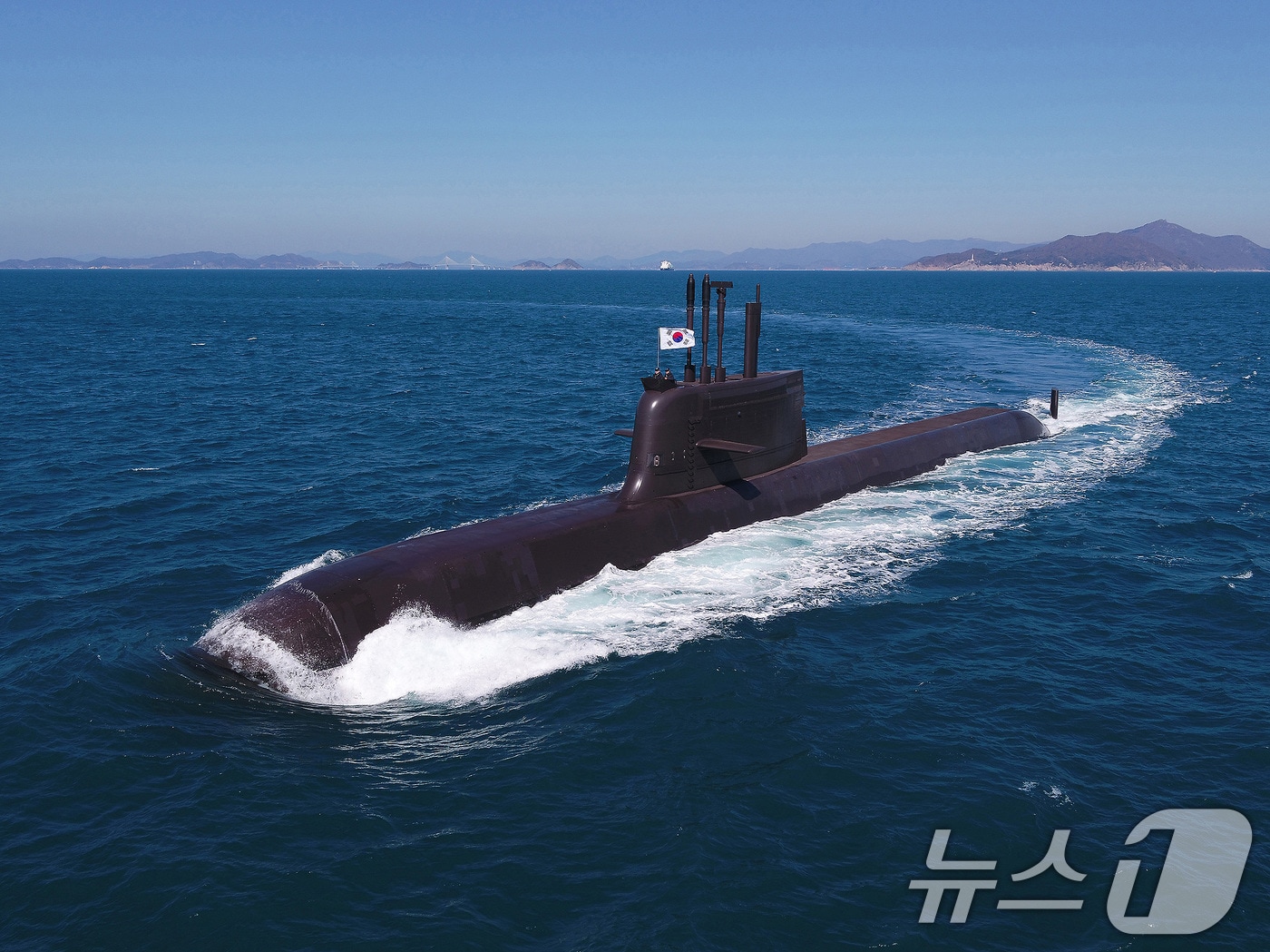 '슈퍼사이클' 한화오션, 1Q 영업익 389% 증가…고부가 선박 효과 - 뉴스1