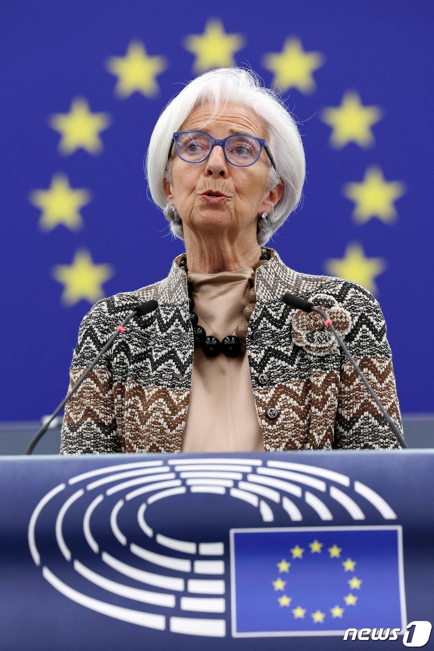 라가르드 ECB 총재 "유로화, 1위 기축통화 미국 달러 대체 가능" - 뉴스1