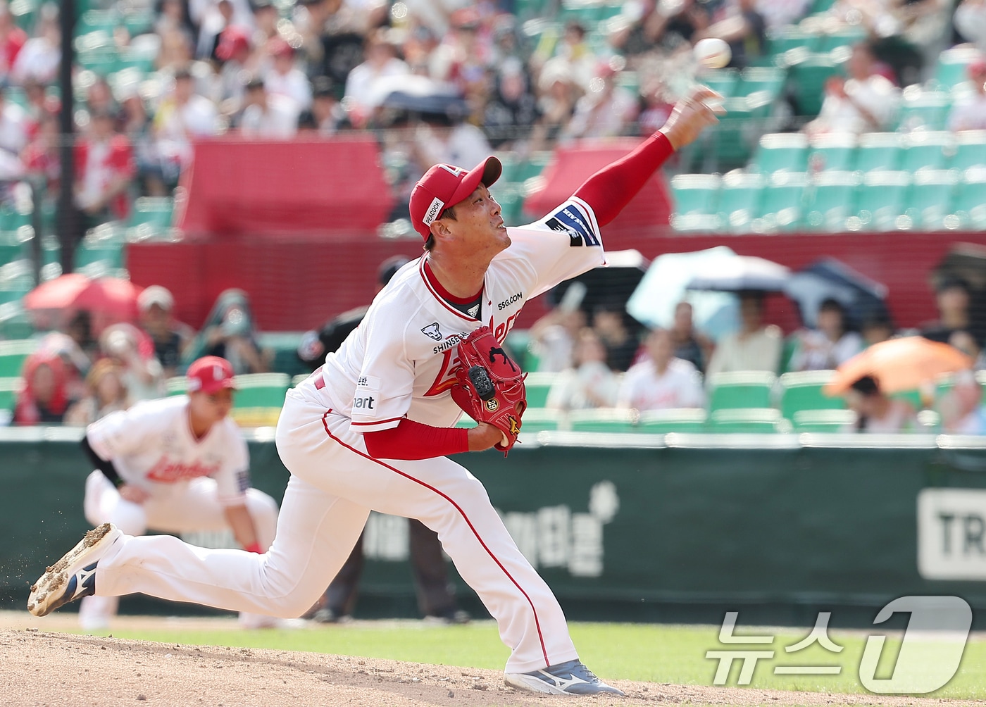 SSG, FA 앞둔 김광현과 2년 36억원 계약…"200승 후 '청라시대' 연다" - 뉴스1