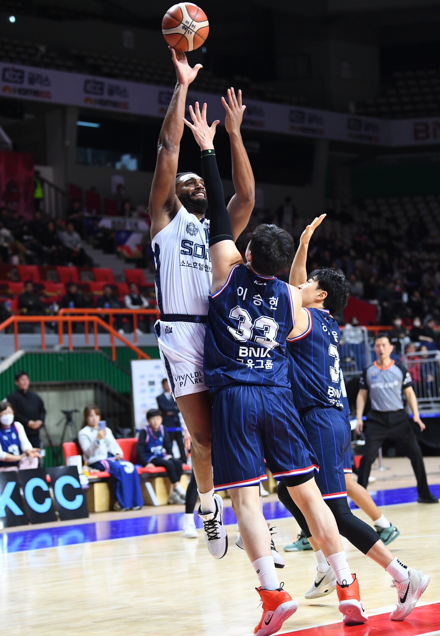 프로농구 소노, 최하위 탈출…KCC는 8연패 부진 - 뉴스1