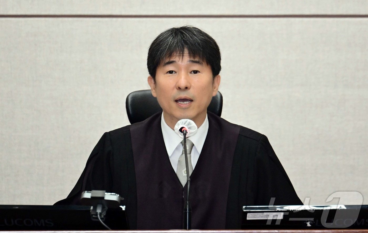 시민단체, '룸살롱 접대 의혹' 지귀연 판사 공수처 고발 - 뉴스1