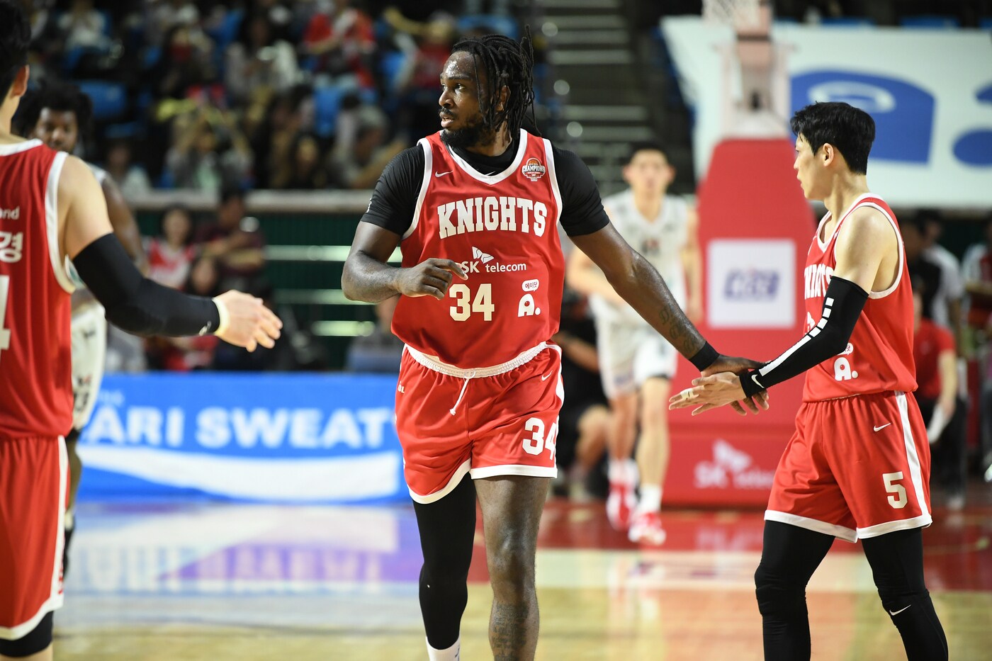 '워니 23점' SK, 통신사 더비서 KT 65-61 격파…4강 PO 기선 제압 - 뉴스1