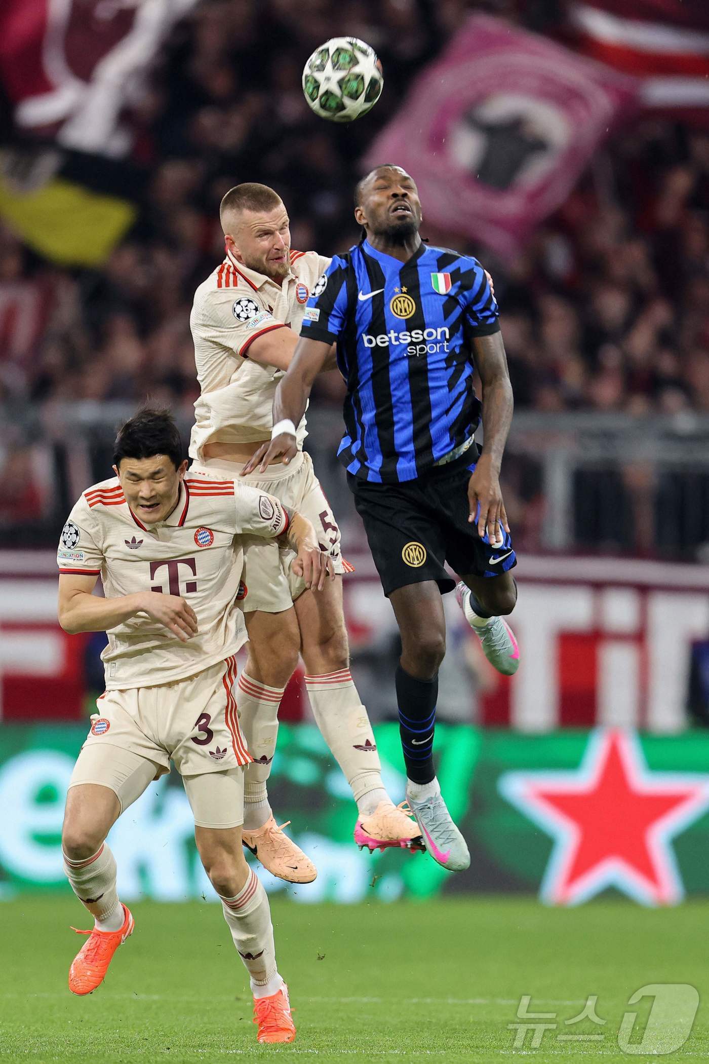 '김민재 75분' 뮌헨, 인테르에 1-2 패배…UCL 4강 적신호 - 뉴스1