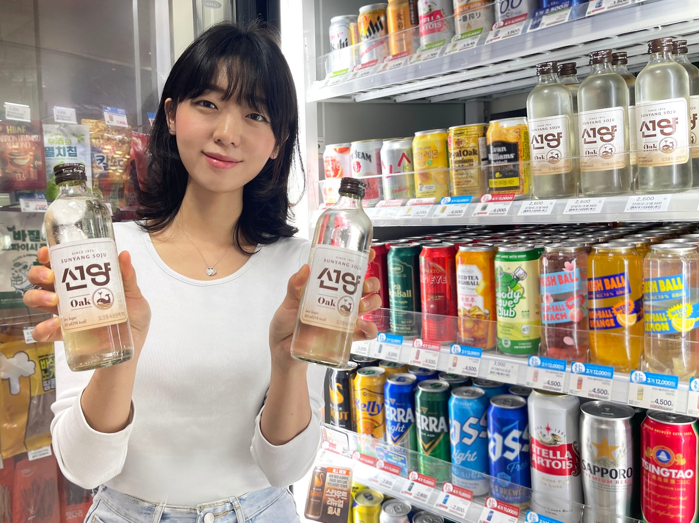 GS25, '선양오크소주' 3달 만에 200만병 판매…전체 매출 2위 - 뉴스1